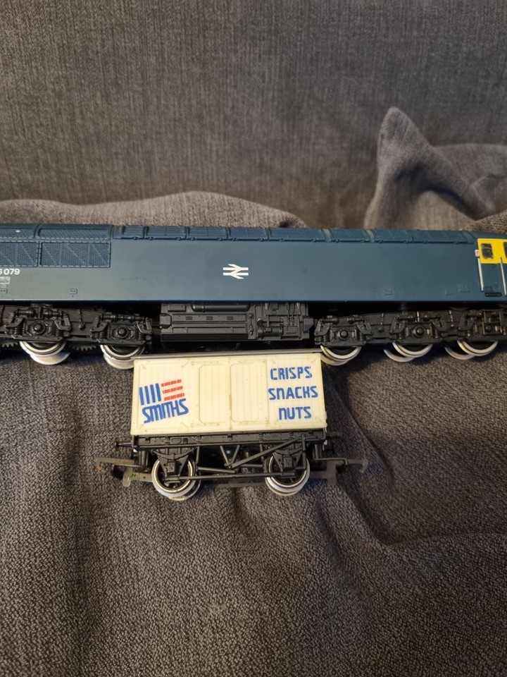 OO Gauge Diesel Locomotive Class 47 Weathered Ref L1 BR Blue In Good ...