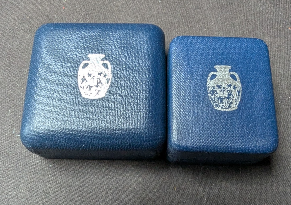 Vintage Wedgwood Jasperware Thimbles, Christmas 1985 -The Spinner | eBay UK