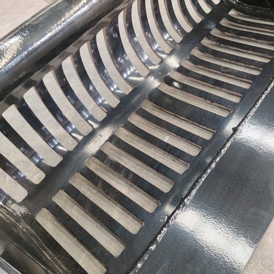 Screening Skeleton Bucket 600mm: Attachment for TYPHON Mini Excavators ...