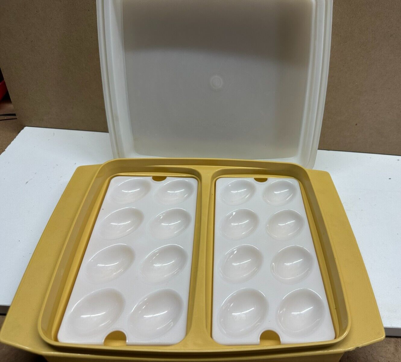 Vintage Tupperware Deviled Eggs Tray 723-1 Tan Color With Lid GREAT ...