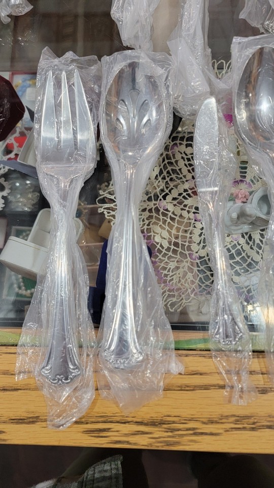 125 pc. REED & BARTON Silverware set BRAND NEW Stainless Steel - Lyndon ...