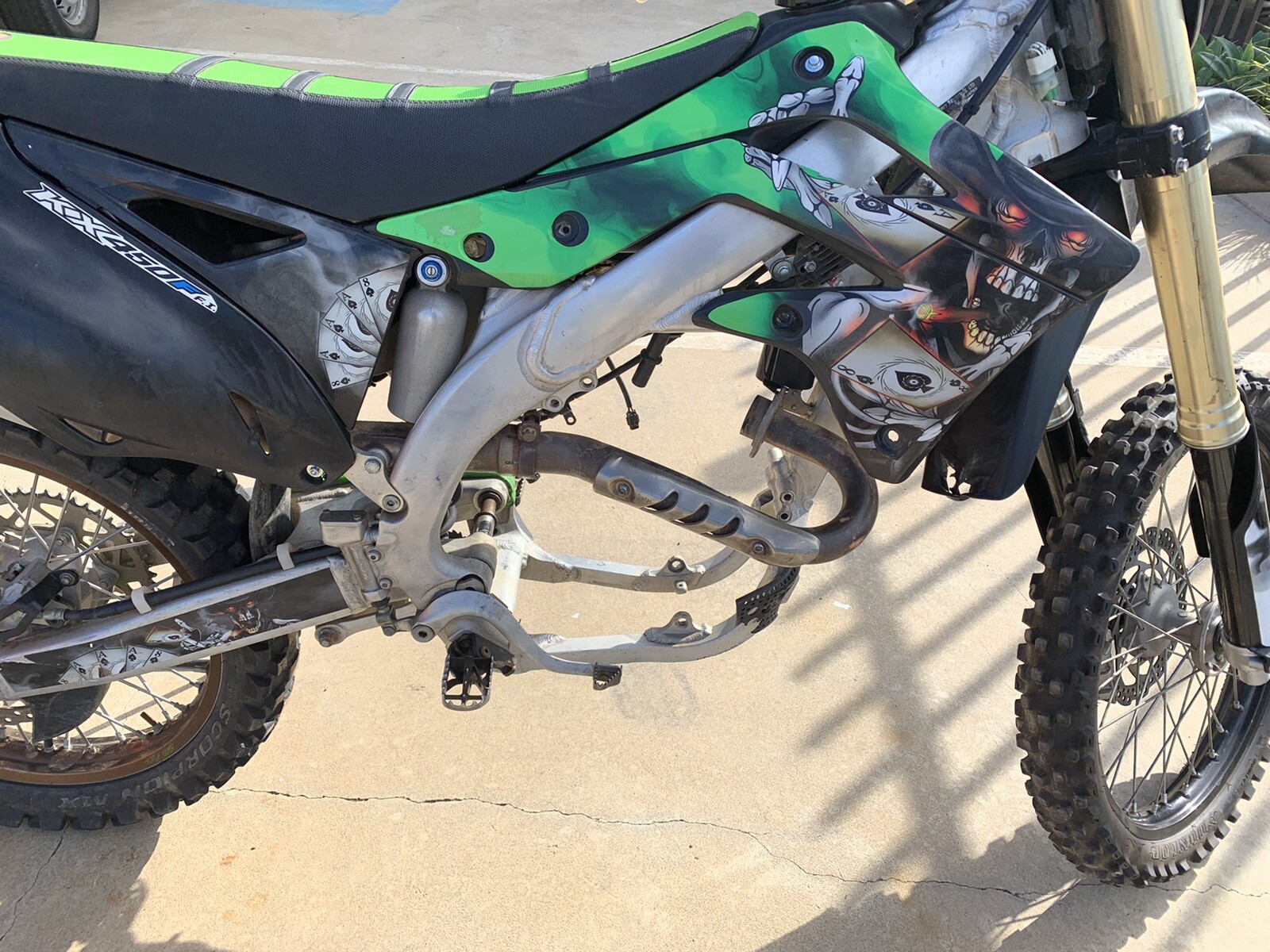 KAWASAKI KX450F 2011 LHS FOOTPEG FOOT PEG STEP BRACKET klx kxf kx 125 ...