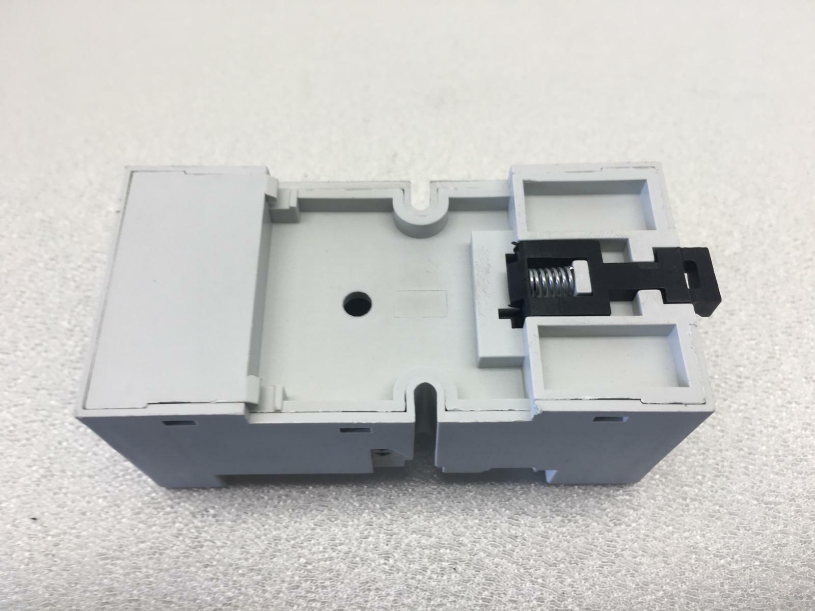 Allen-Bradley 700-HN204 Bulletin 700 Anschlusssockel 8 polig 8-pin ...