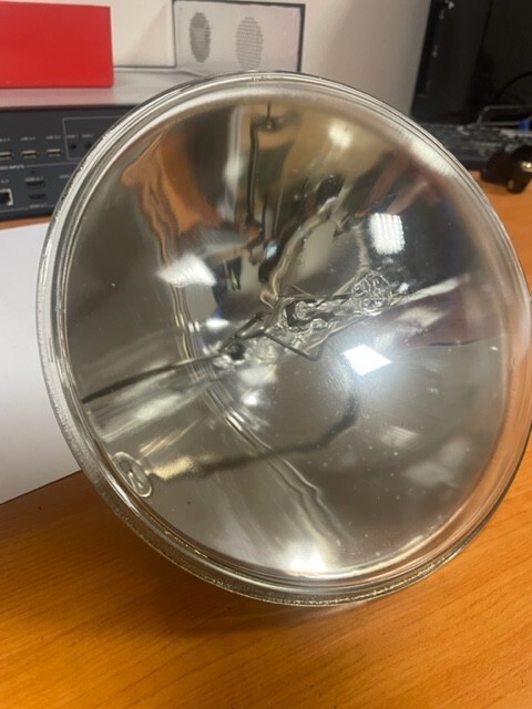 PAR 64 Bulbs 1000W VNSP Very Narrow Spot CP-60 Used CP60 | eBay