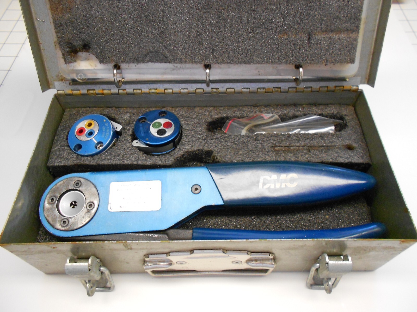 Daniels M22520/1-01 Crimping Tool with M22520/1-02 TH1A Head Assy. and ...