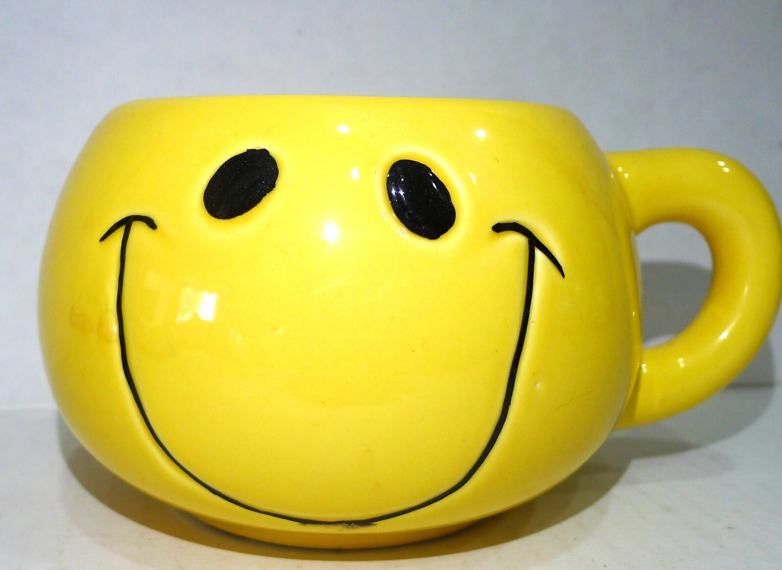 Big Yellow Smiley Face Mug Vintage 1998 Designed in USA Cup with Handle ...