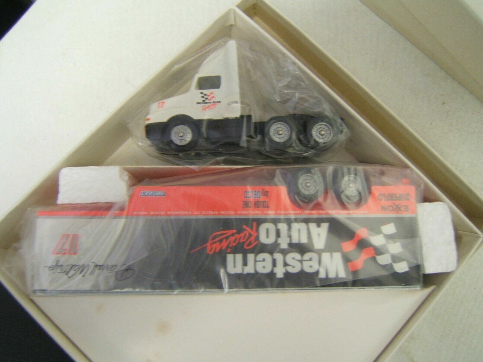 WINROSS THE AMERICAN RACING SCENE DARRELL WALTRIP # 17 NASCAR 1:64 ...