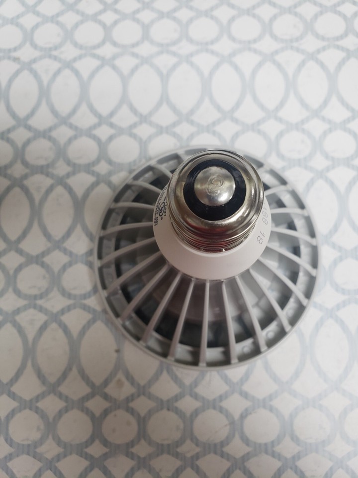 SYLVANIA LED Light Bulb PAR38 SPOT 16W 120V MEDIUM BASE LED16PAR38/830 ...