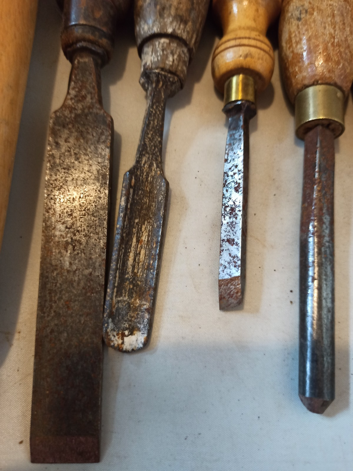 10 x Chisel / gouge - Vintage wood handle hand tools Woodwork Carpentry ...