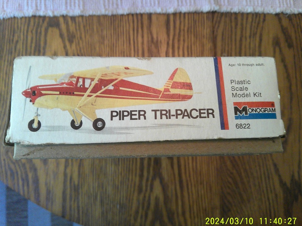 VINTAGE 1973 MONOGRAM PIPER TRI-PACER MODEL AIRPLANE KIT plus FEW PARTS ...