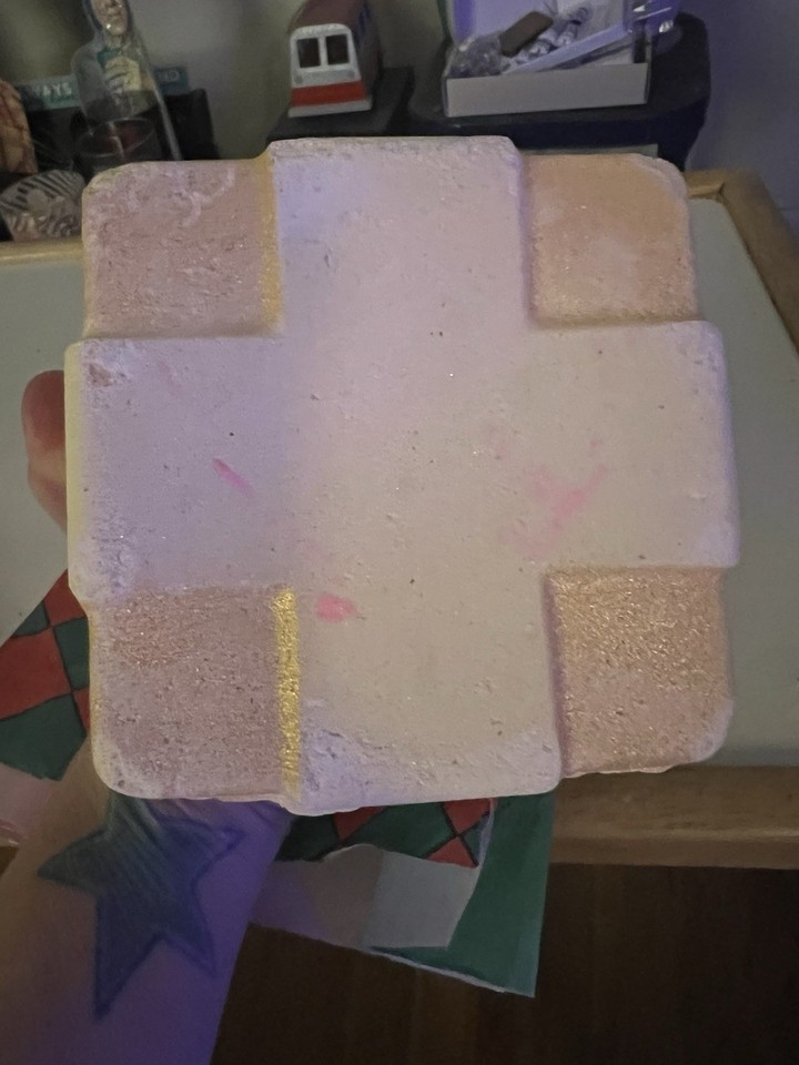 Lush Golden Wonder Large Bath Bomb With Goodies Inside SOLD OUT NEW | eBay