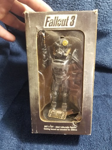 Fallout 3 Game Statue Power Armor Figure in Damaged Box | eBay