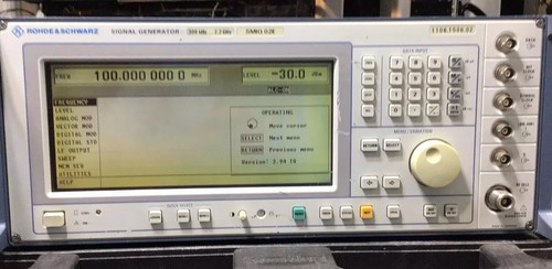 Rohde & Schwarz SMIQ03B Signal Generator 300 KHz - 3.3 GHz for sale ...