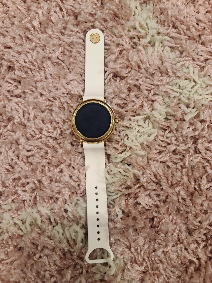 Marc Jacobs Riley Smartwatch Gold w/ White Strap - USED In Box, FAST ...