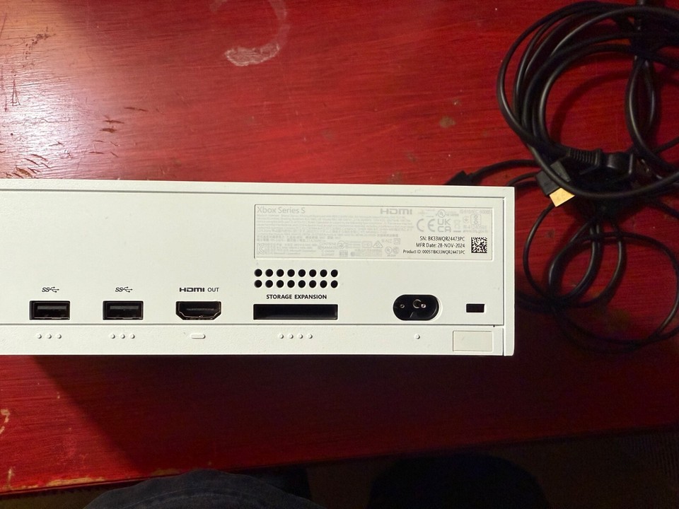 MIRCROSOFT XBOX SERIES S, White, 1TB, 2 Controllers, Carrying Case & OG ...