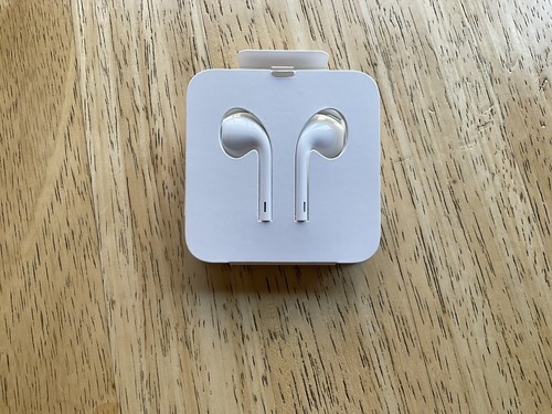 Apple EarPods w/ USB-C Lightning Cable & Connector, 3.5mm Adaptor, New ...