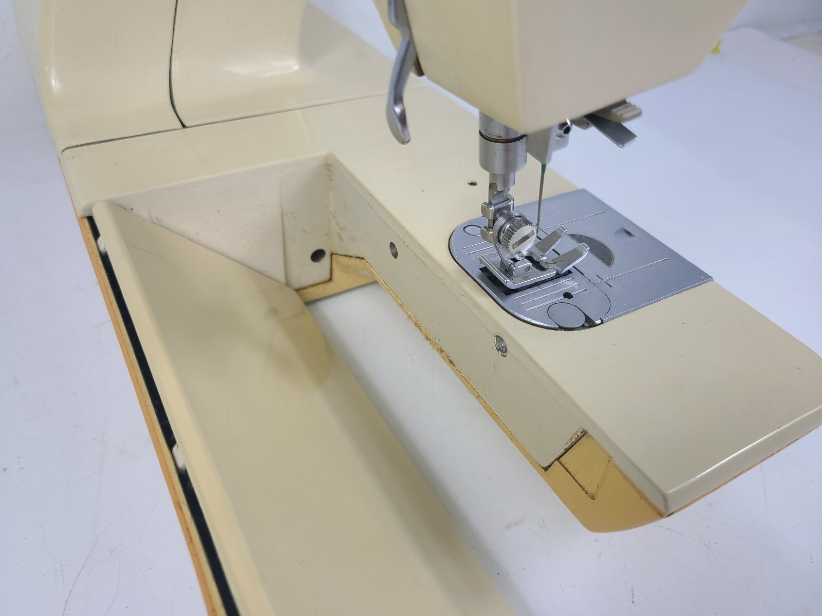Singer 2010 Superb Electronic Sewing Machine for sale online | eBay