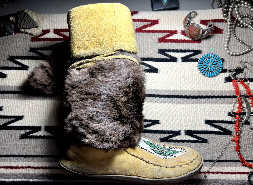 Vintage BUCKSKIN BEADED MUKLUKS First Nations moccasins rabbit fur ...