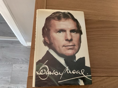 Bobby Moore signed The authorised biography by Jeff Powell 1976. First ...