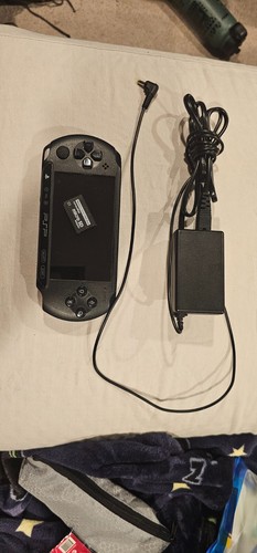 Black Sony PSP Street E1000 System w/ 8gb Memory Card and Charger | eBay