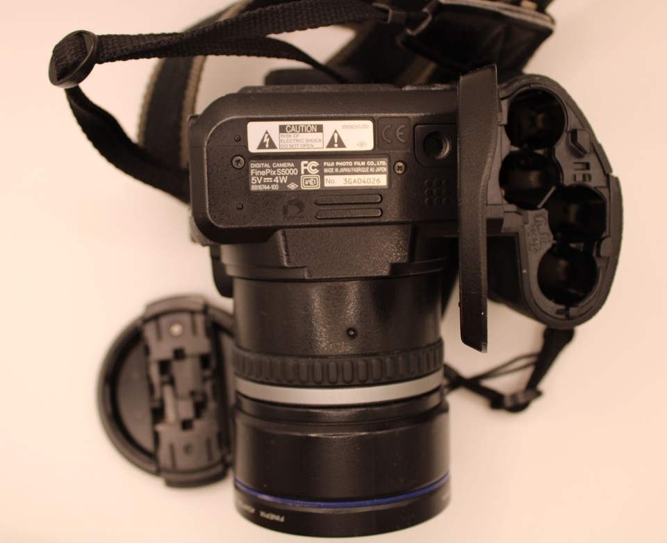 Fujifilm FinePix S Series S5000 3.1MP Digital Camera - Black - CLEAN ...