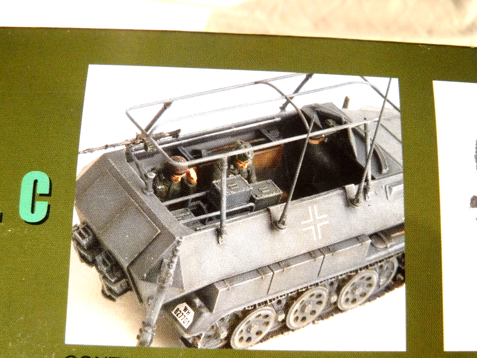 1:35 Dragon German WWII Sd Kfz 251 / 6 Ausf C Command Vehicle w/ 3 ...