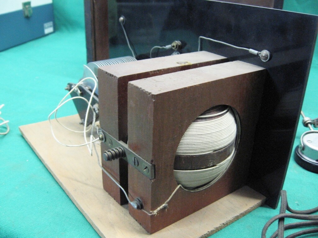 Antique 1920's Crystal Radio Tuner + Meteor 2000 Headphones Wood ...