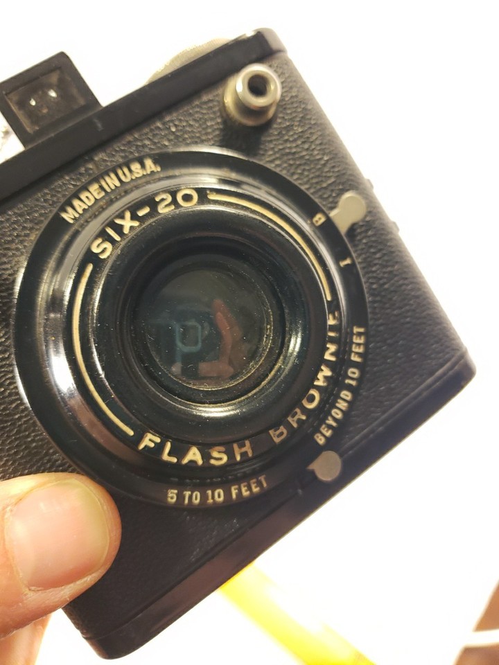 Vtg Small CAMERA BROWNIE FLASH SIX-20 MADE IN U.S.A. BLACK BOX CAMERA ...