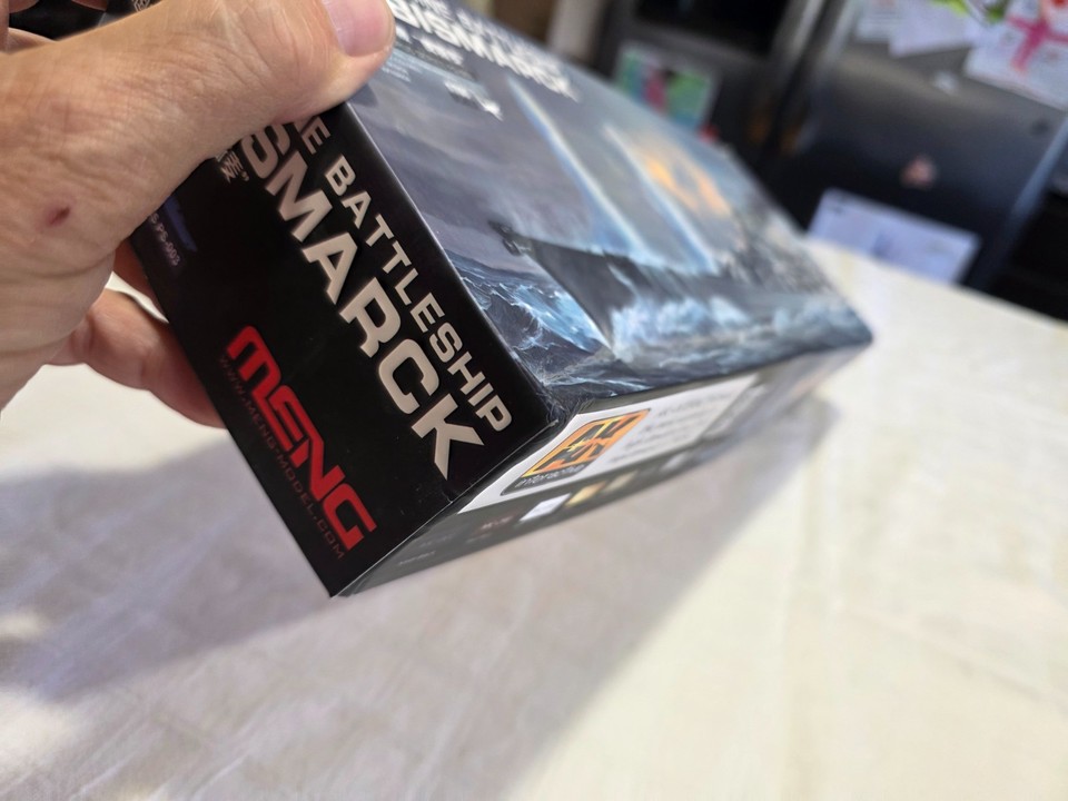 Meng Models 1/700 WWII German Kriegsmarine Battleship KM Bismarck Model ...