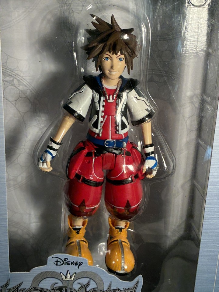 Kingdom Hearts Limit Form Sora Action Figure Disney Diamond Select Toys ...