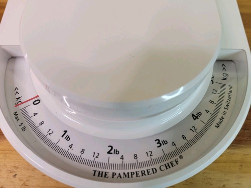 Pampered Chef White Kitchen Scale with Pounds or Kilograms w/ Cover | eBay