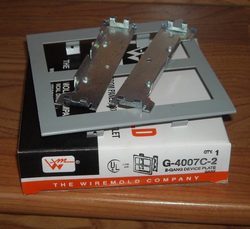 Wiremold G-4007C-2 Device Plate 2-Gang for Plugmold G-4000 GRAY NEW IN ...