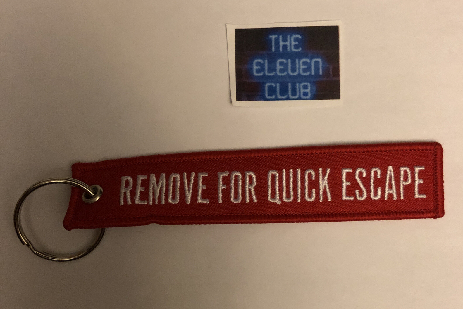 PEARL JAM Keychain NEW ESCAPE Suit TAG IL IN Space MSG NEW OOP NOS DARK ...