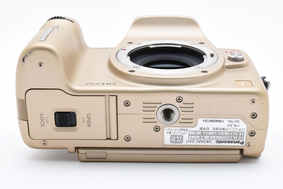 Panasonic LUMIX DMC-GH1 12.1MP Digital Camera Gold Body [Japanese Only ...