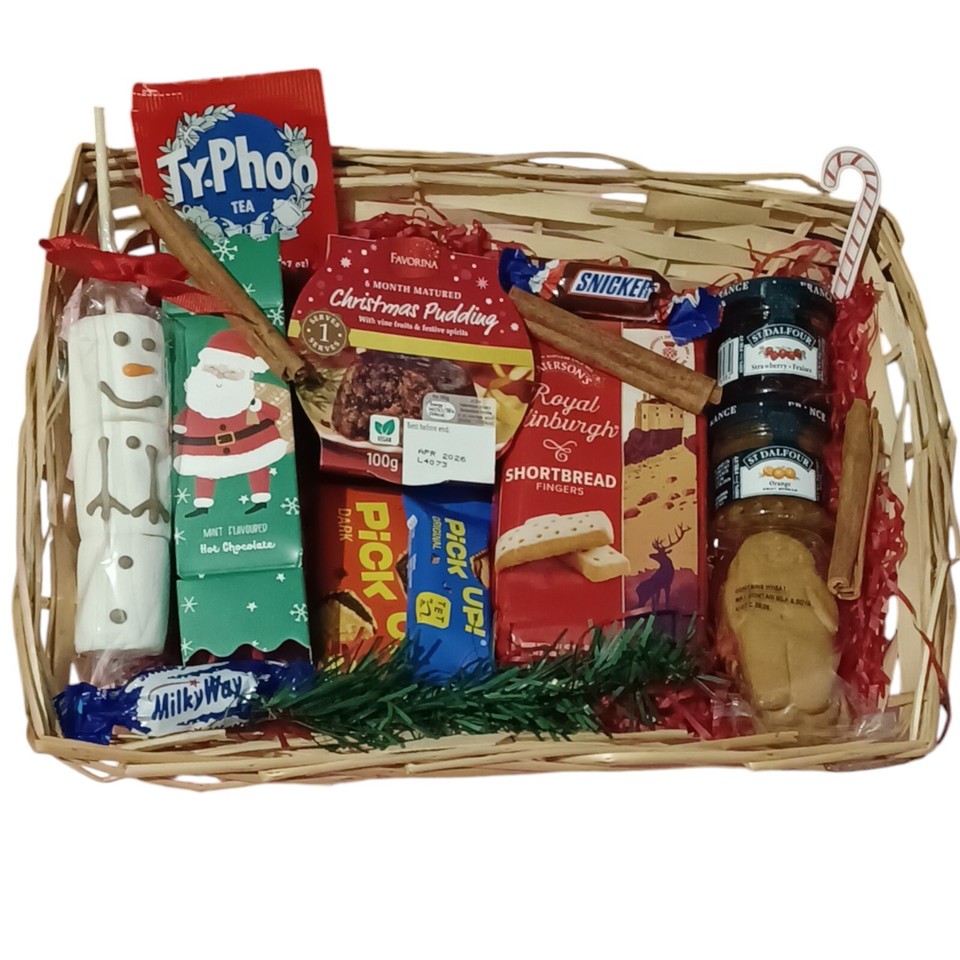Christmas Basket Hamper Christmas Pudding Perfect Gift Family Friend ...