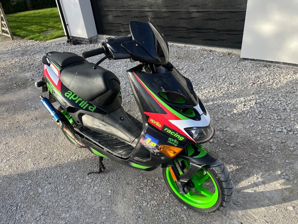 Aprilia SR50 2 Stroke 50cc Scooter Moped Rev & Go | eBay UK
