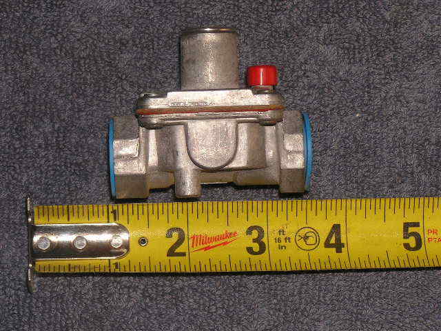 RV MAXITROL Propane Gas Regulator RV20LE 3/8" x 3/8" Propane 8.0-12" LP ...