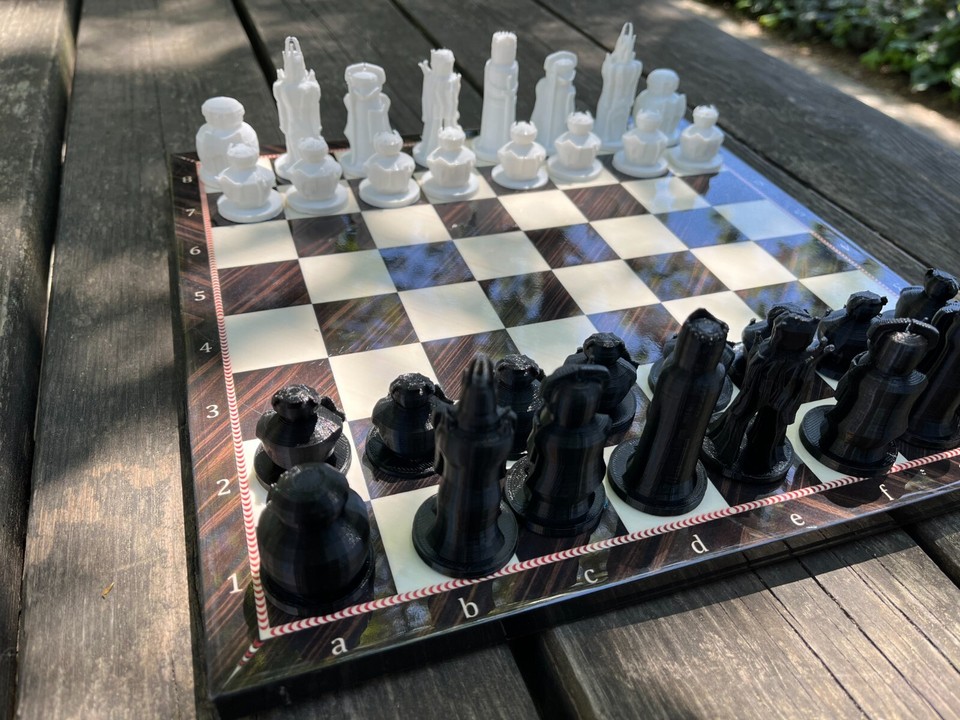 Lotr Chess Set w Lord of The Rings Chess Pieces - Custom Chess Set ...