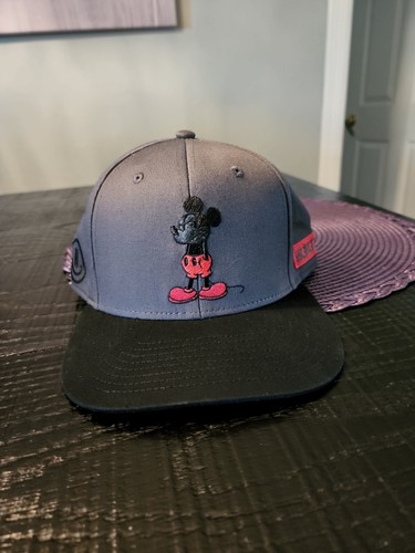 Disney Collection by Neff Cap Mickey Mouse Black / Gray Snapback ...