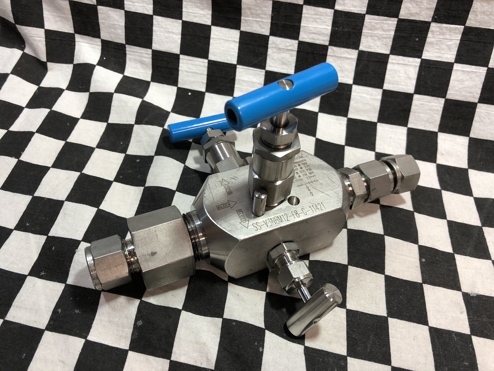 Swagelok 3-Valve Instrument Manifold SS-V3NBM12-F8-G-11421, LOT OF 2 ...