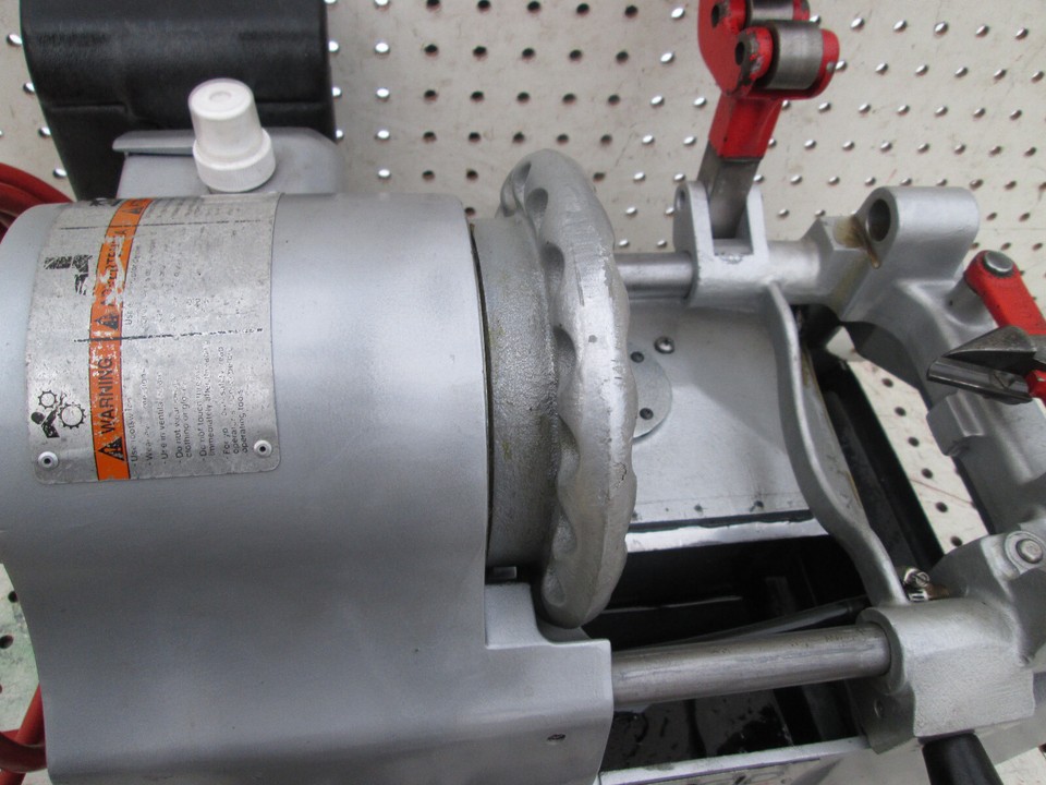 RIDGID 1210 Pipe Threader with two (2) Die Head & Dies inserts 1/2" to ...