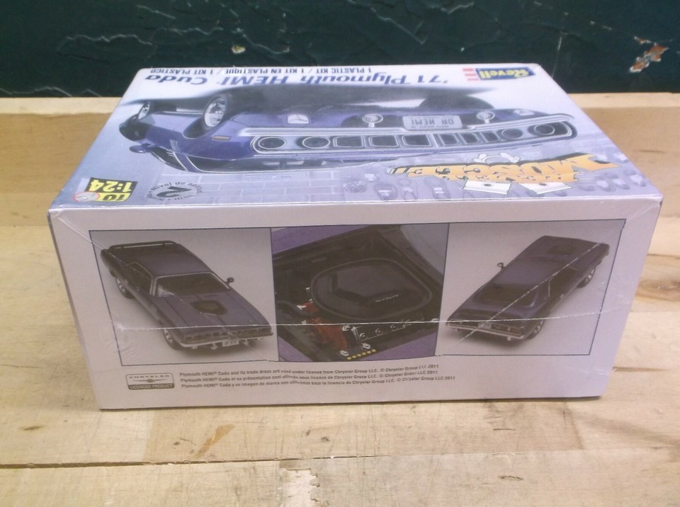Revell 1971 Plymouth HEMI Cuda 85-2943 1/24 Model Car Kit | eBay