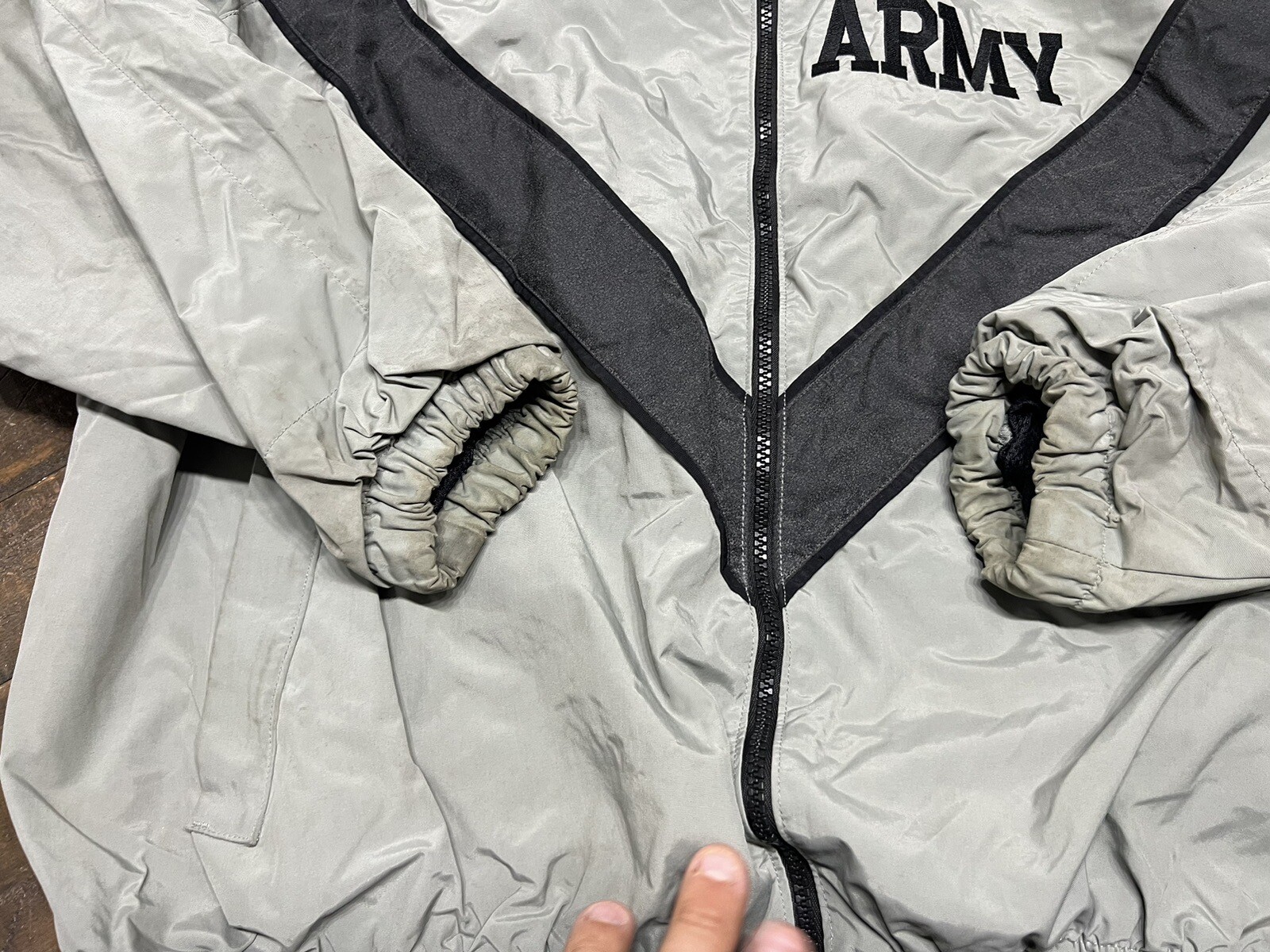 Vintage 1990s Army Windbreaker Grey and Black Jacket!… - Gem