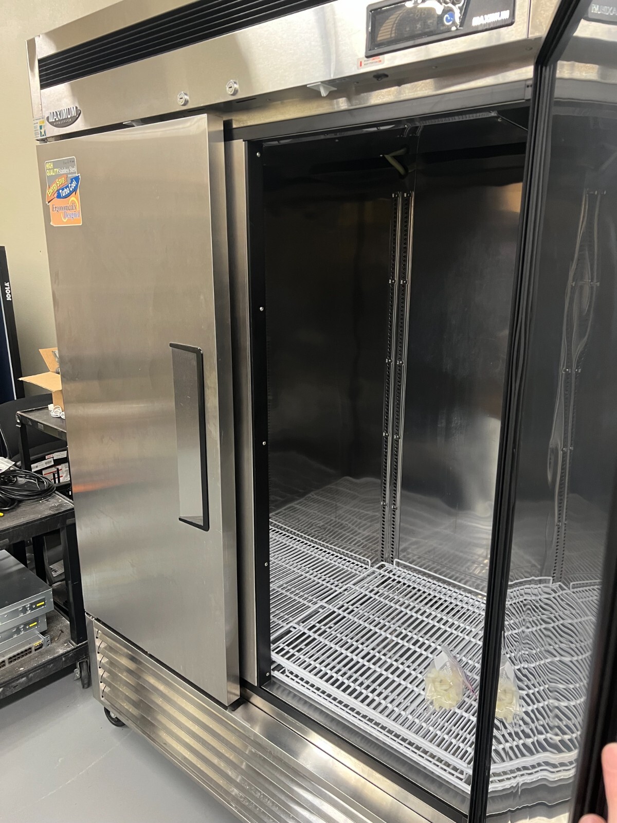 USED - Maximum Commercial Reach-In Refrigerator With 2 Solid Doors ...