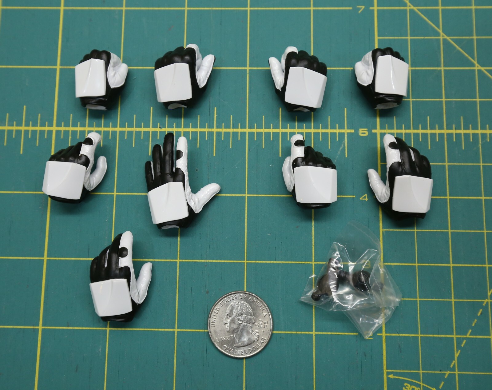 Hot Toys 1/6 MMS346 Riot Control Stormtrooper Hand Set The Force ...