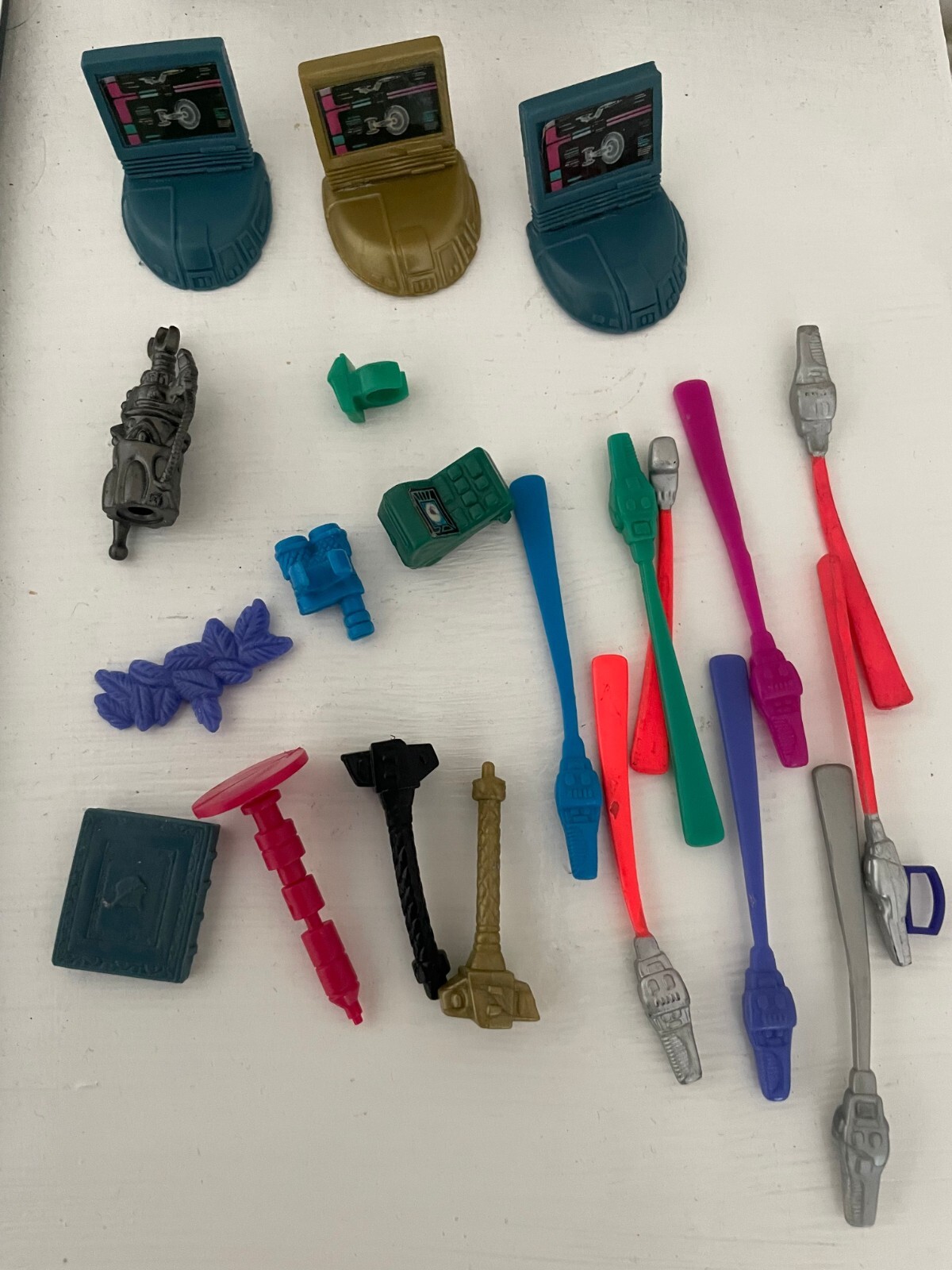 Small TOY SPARE PARTS WEAPONS ACCESSORIES PLASTIC MINI LOT | eBay