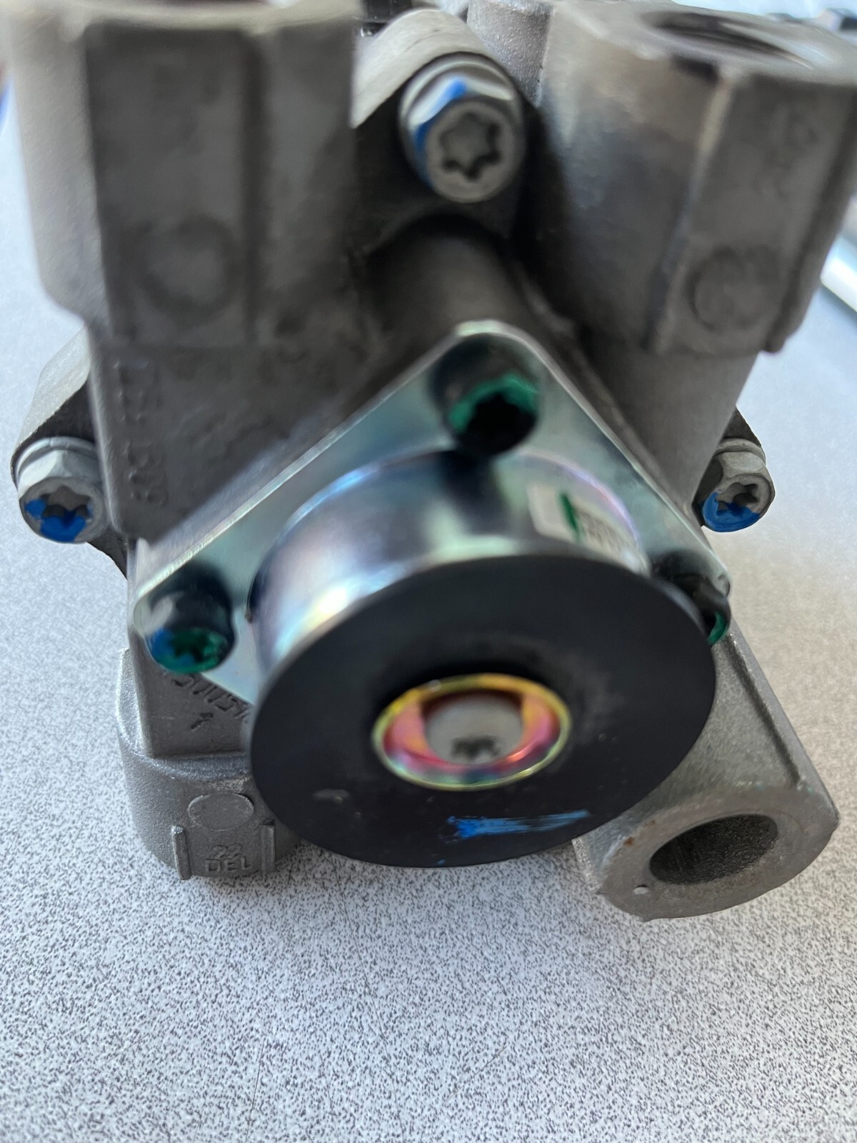 Bendix E-8P T-5005182 Air Brake Valve for Commercial Truck 909762 ...