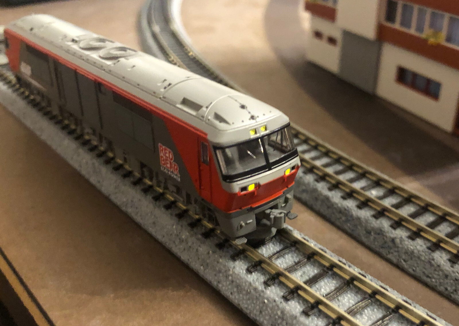 Kato 7007-2 N Scale DF200-50 Eco-Power Red Bear Electric Engine | eBay