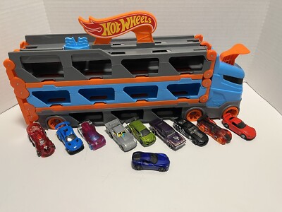 Hot Wheels HW Speedway Truck Hauler GVG37 Mattel 2020 W/ 10 Hot Wheels ...