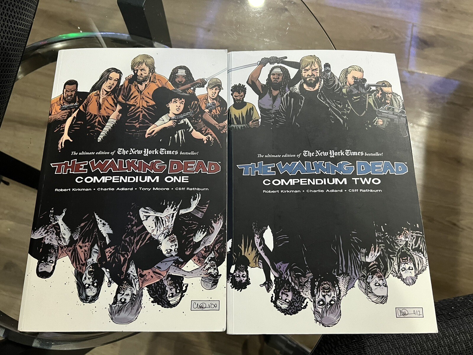 (Lot) THE WALKING DEAD Compendium Graphic Novels Books 1 & 2 | eBay